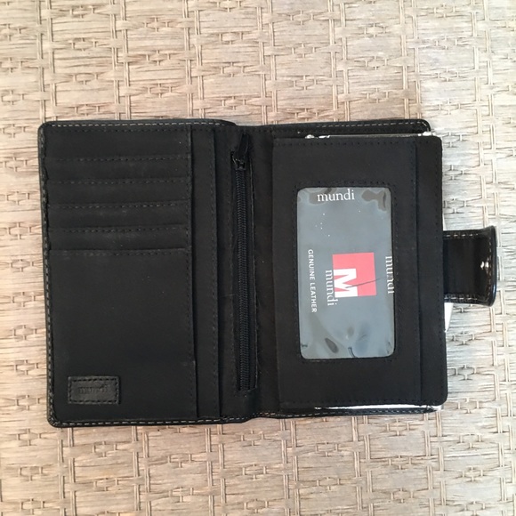 mundi | Bags | Mundi Black Genuine Smooth Pebble Leather Wallet | Poshmark